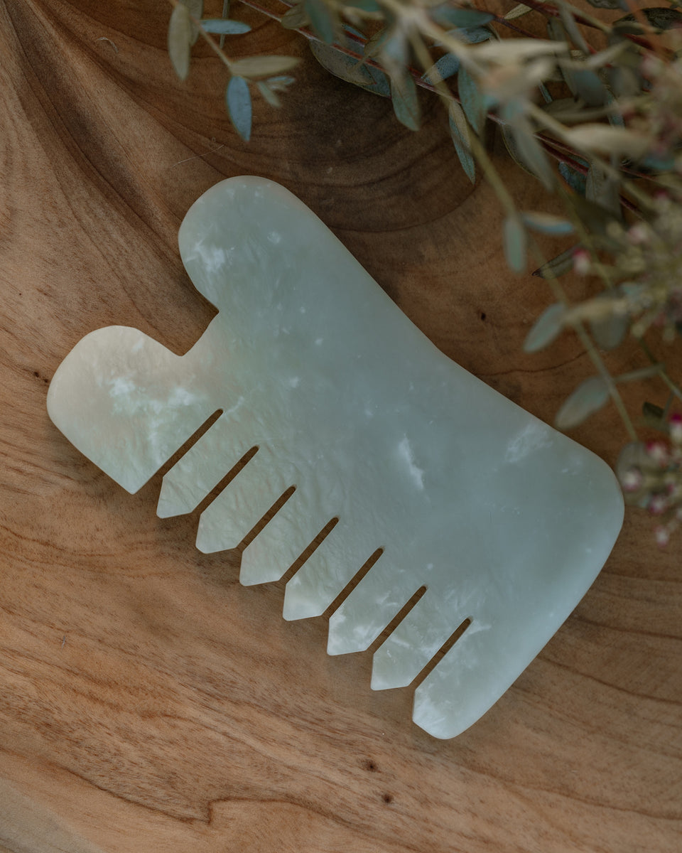 Moss Jade Comb – Déva Cassandra Acupuncture & Herbalsim